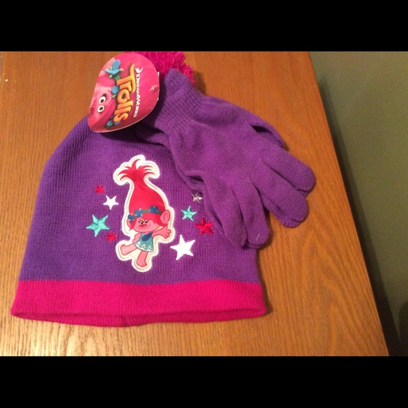 Dreamworks | Accessories | New Trolls Dreamworks Winter Hat And Gloves ...